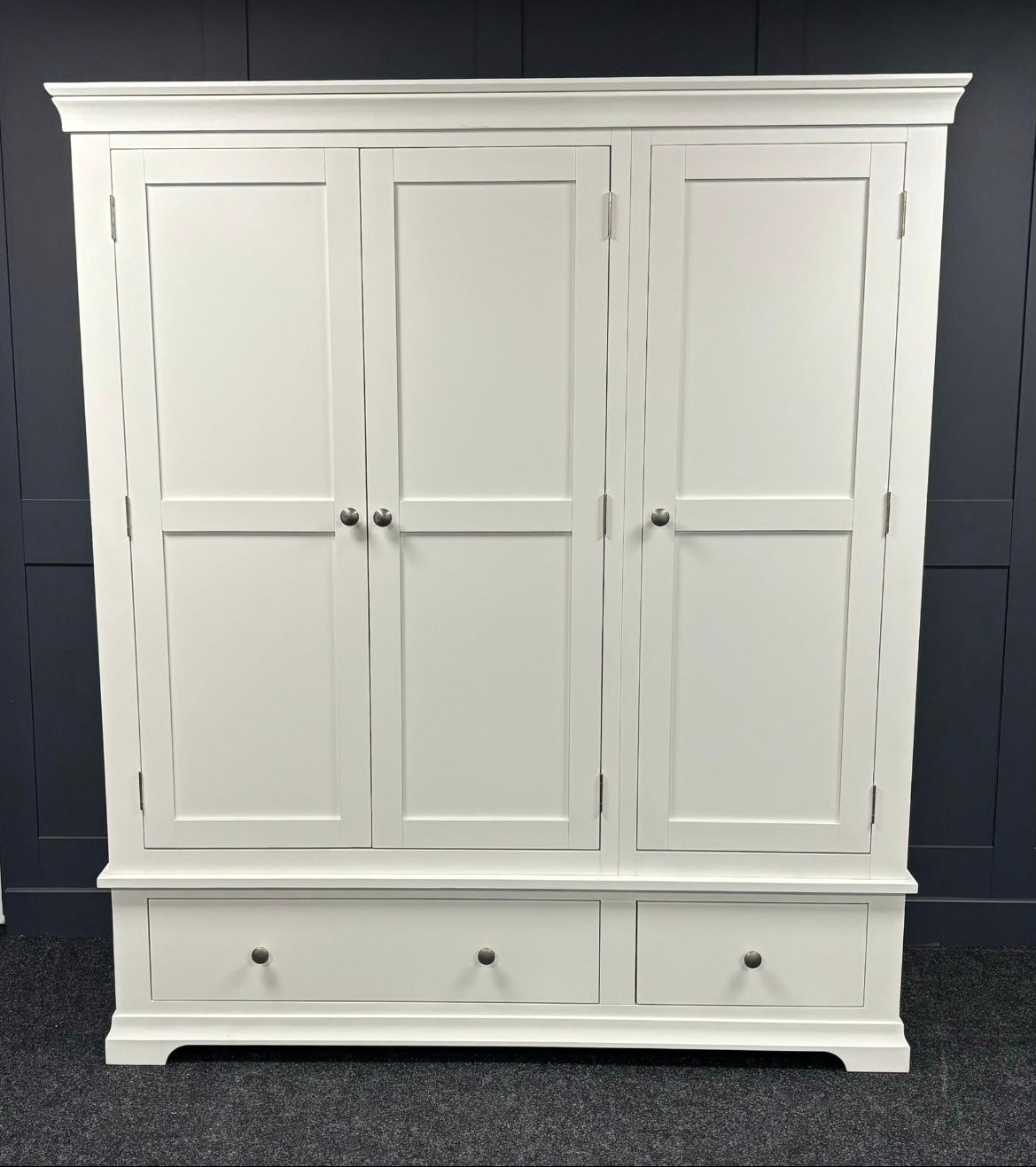 Warm White Triple Wardrobe – For The Home Interiors